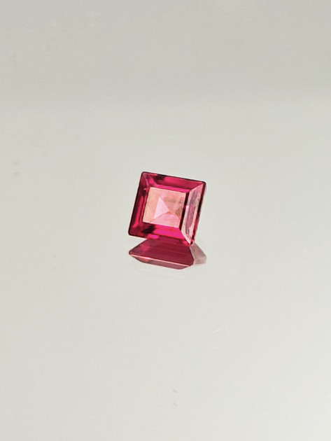 Ruby (synt.) 0,7 ct care – Jalokivitukku.com