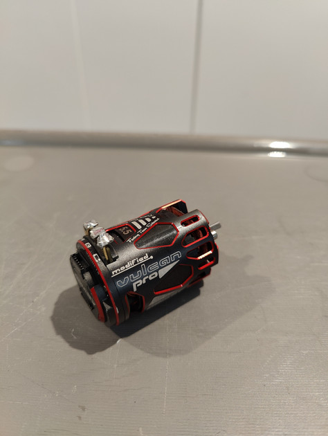 Käytetty Corally Vulcan Pro 5.5T Modified sensored – GSB Racing