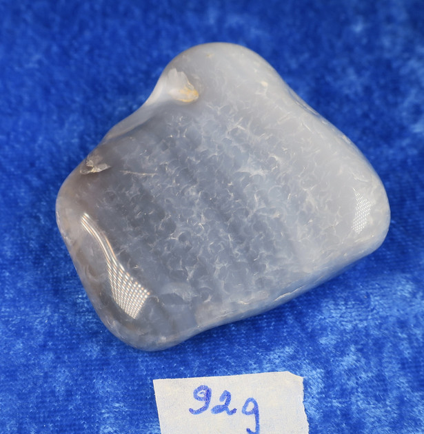 Kalsedoni rumpuhiottu 92g Brasilia – Kivikauppa Qii