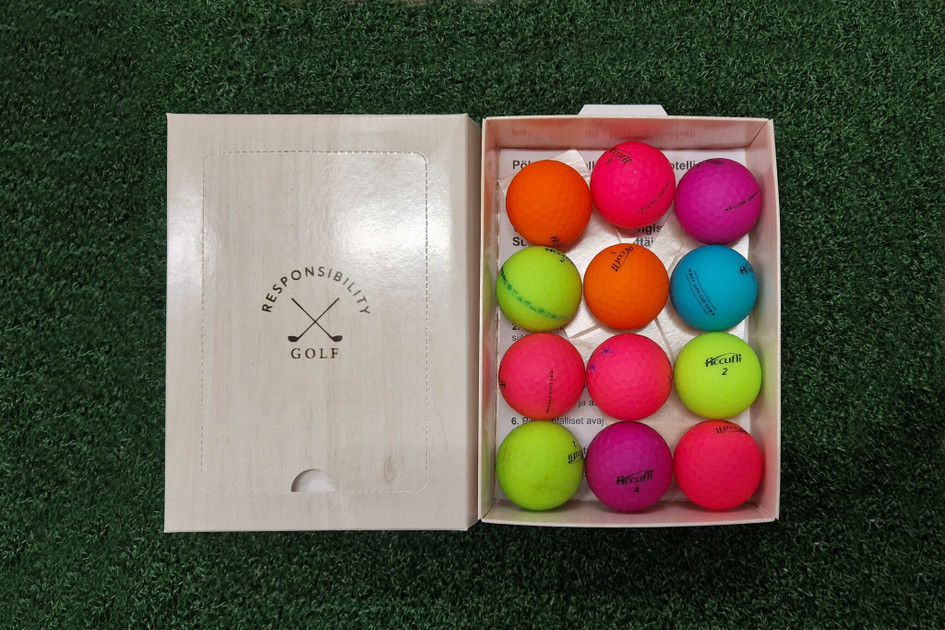 Edulliset käytetyt Accufli Max soft golfpallot mattavärillä – Järviballs