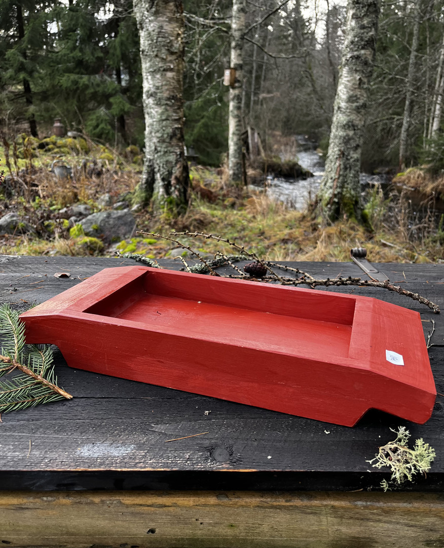 Vanha, punaiseksi maalattu puinen kaukalo - Patinaputiikki