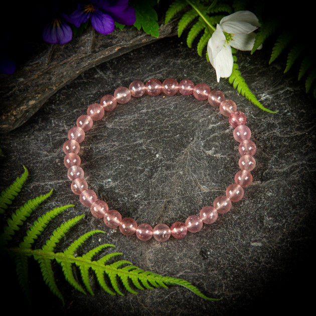Rannekoru, Mansikkakvartsi-helmi 6 mm – Kuukiven kauppa