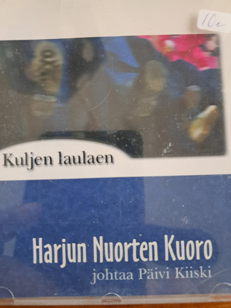 Kuljen laulaen, Harjun nuorten kuoro - Kihniön Kukka ja Kirja Oy